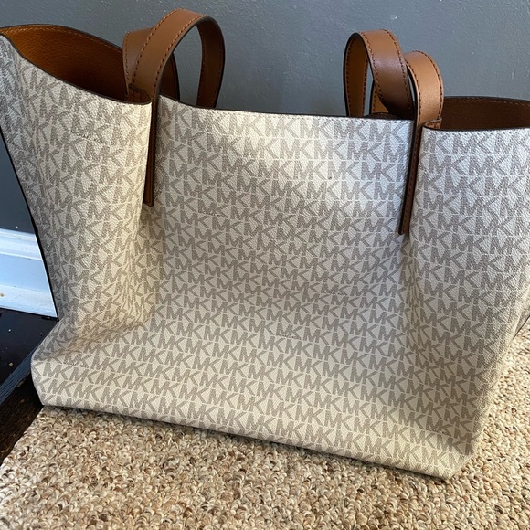 Michael Kors | Bags | Nwot Michael Kors Emilia Large Triple Compartment ...